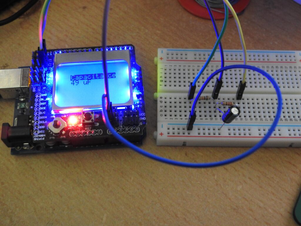 Arduino capacitance meter with LCD4884 shield