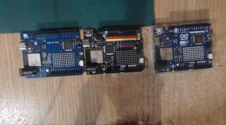 The Arduino R4 clones are here